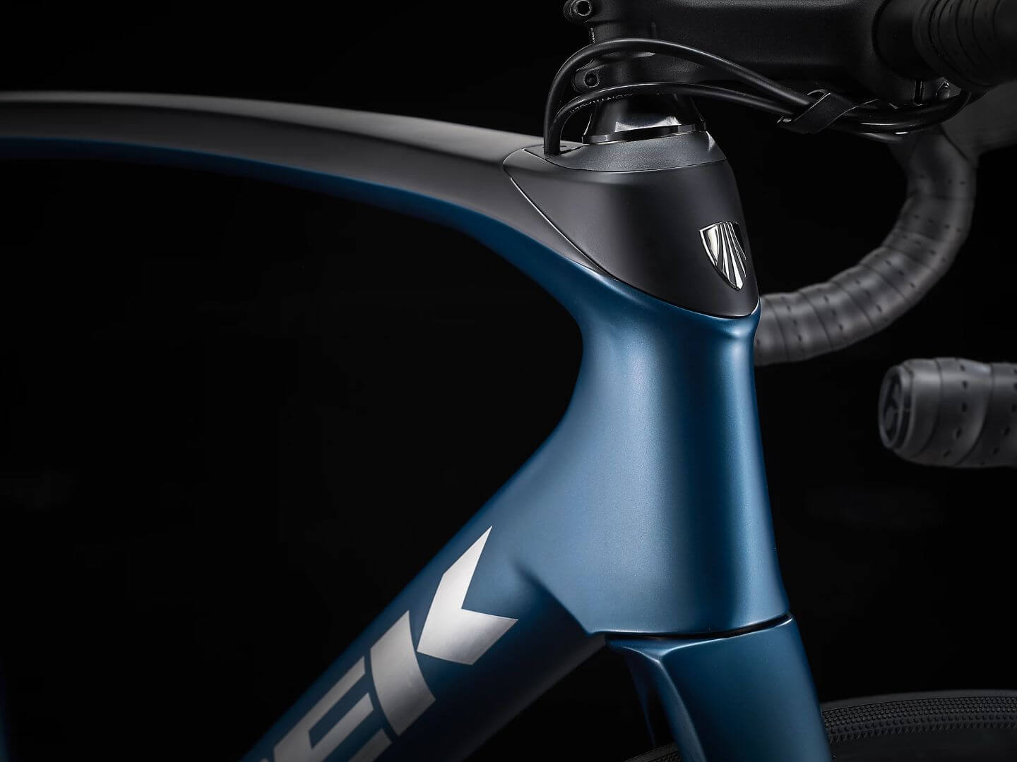 Trek Domane SL 6 Disc Gen 3 2022-23 | חנות אופניים - CTC Trek Domane SL 6 Disc Gen 3 2022-23 | חנות אופניים - CTC